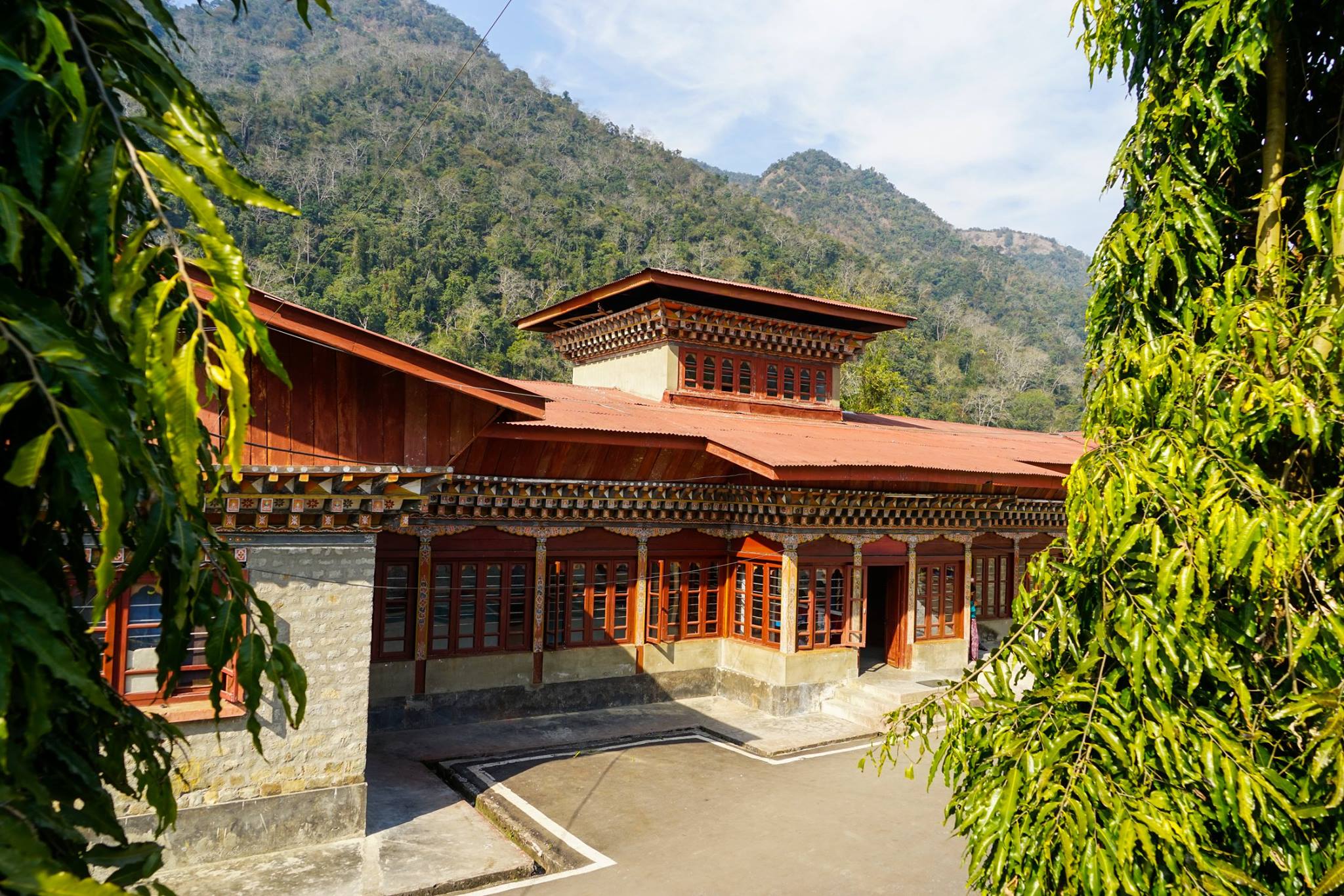 Panbang BHU’s New Generator Installed - Bhutan Foundation